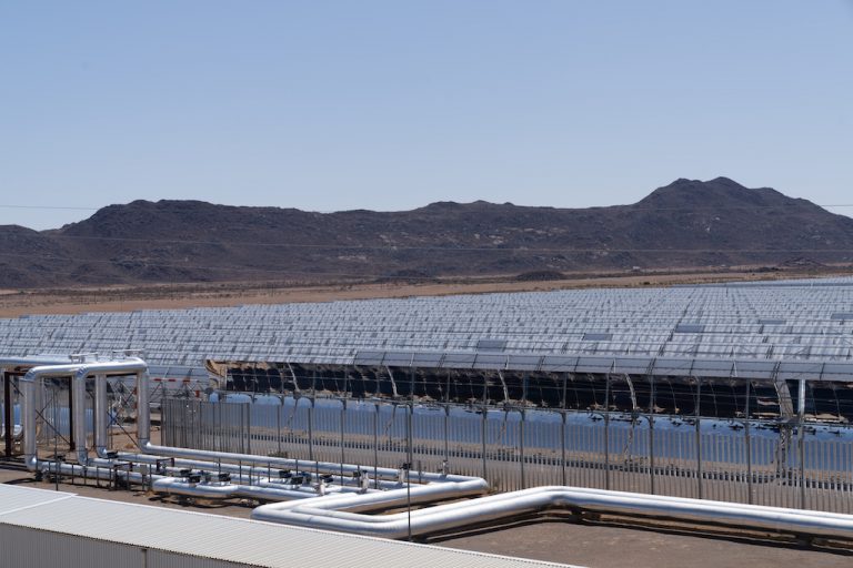 South Africa (M)ainstreams wind and solar power - Oxpeckers